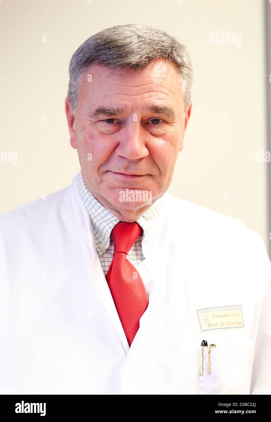 04.02.2011, Deutschland, Sachsen, Dresden, Porträt von Prof. Dr. med ...