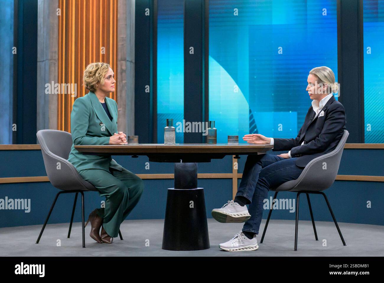 GER, Berlin, Studio, zu Gast bei - Caren Miosga, Polittalk, TV, Format, mit Moderatorin, NDR ...