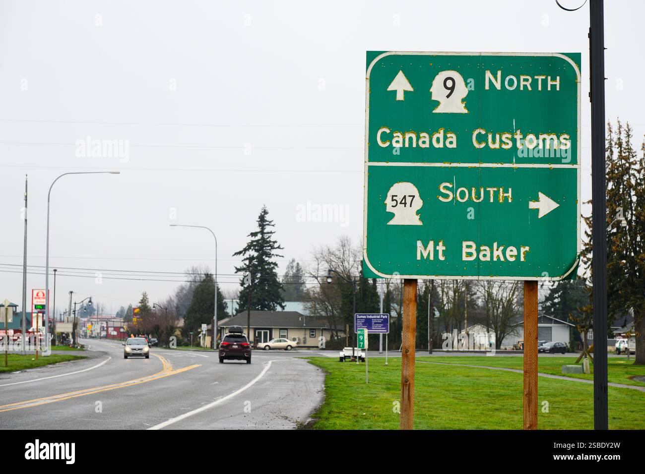 Sumas, WA, USA - 8. Januar 2025; Straßenschild an der Kreuzung für ...