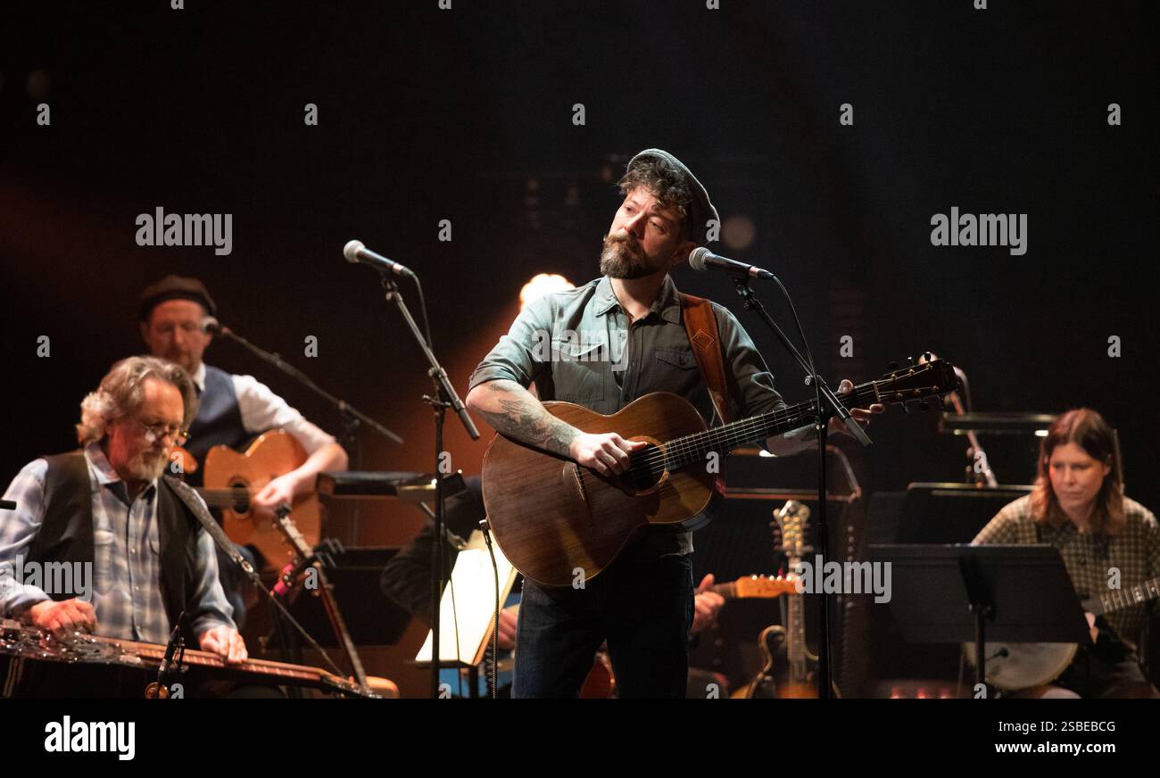 Glasgow Schottland. 2. Februar 2025. Niall McCabe, irischer Singer ...