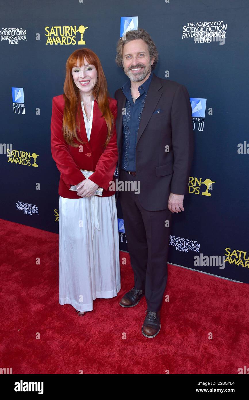 Ruth Connell und Rob Benedict bei der Verleihung der 52. Saturn Awards ...