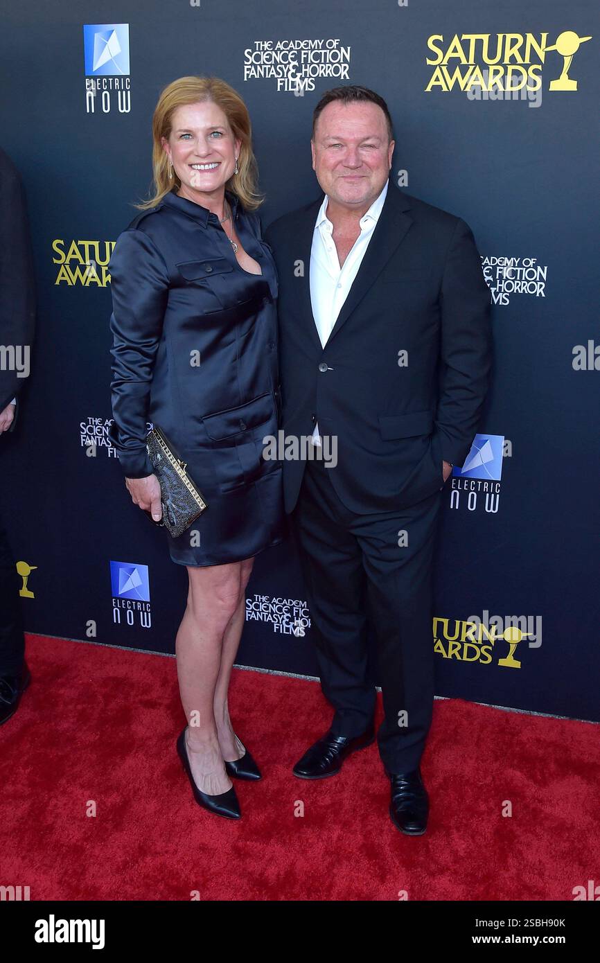 Chad Oaks mit Begleitung bei der Verleihung der 52. Saturn Awards 2025 ...