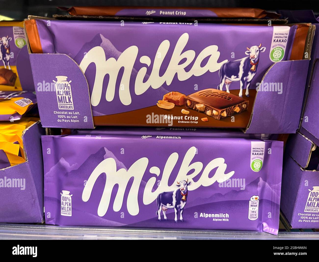 Symbolfoto - Milka Schokolade - das Milka Logo mit der Lilla Kuh beim ...