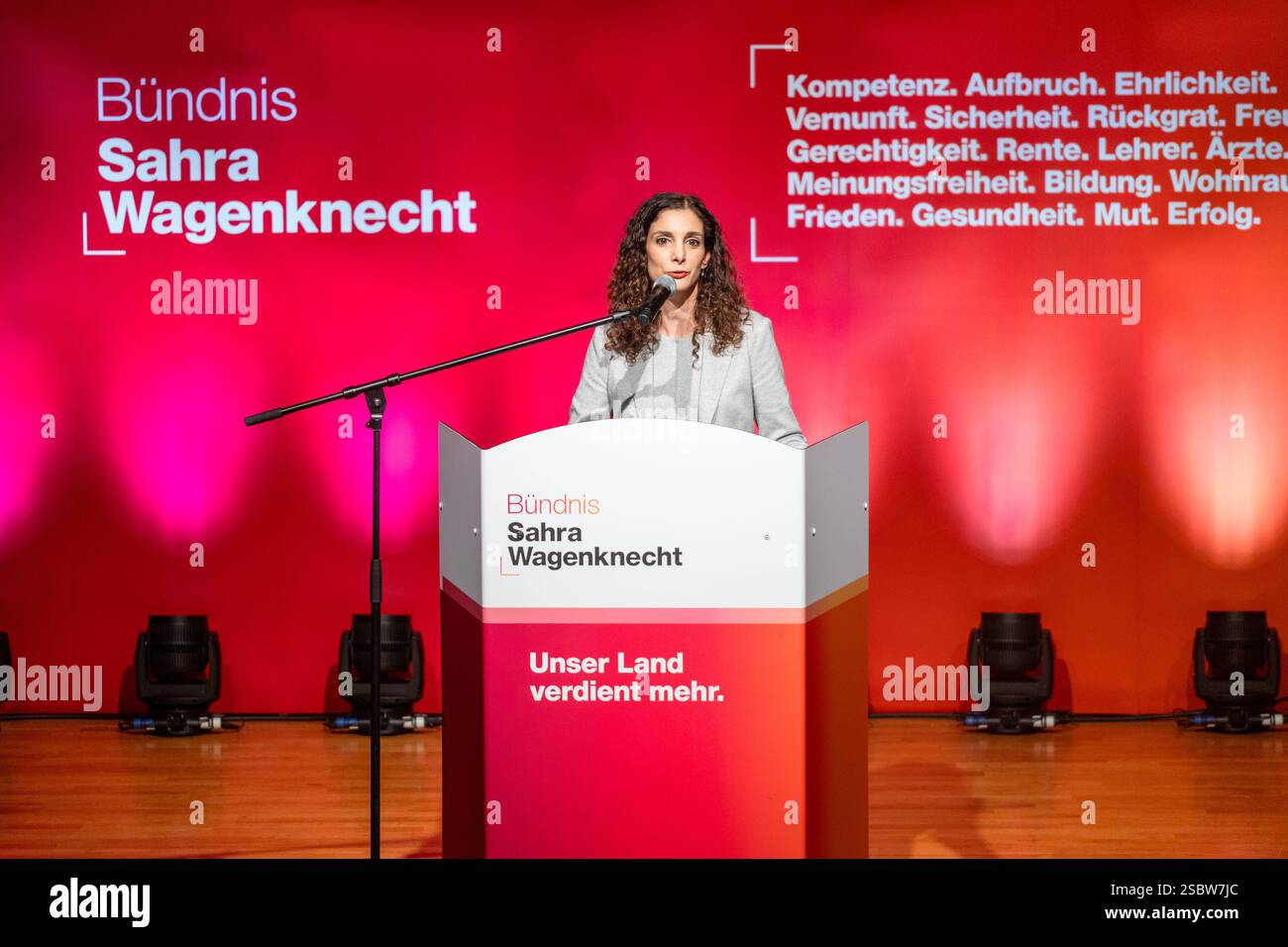 Stuttgart, Baden-Württemberg, Deutschland - 4. Februar 2025: Jessica ...