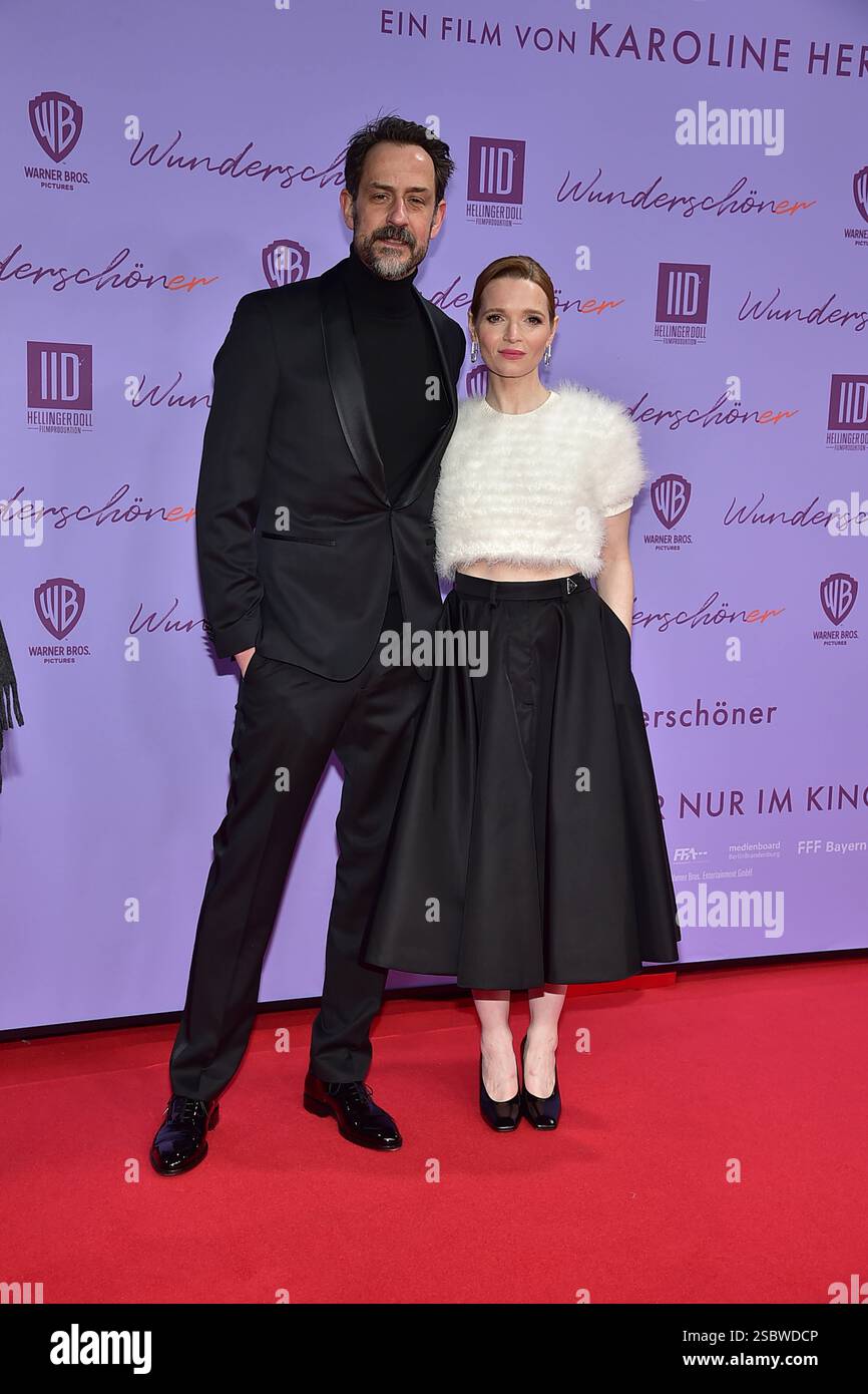 WELTPREMIERE VON Weltpürtemiere von WUNDERSCHÖNER Karoline Herfurth, miit Ehemann und ...