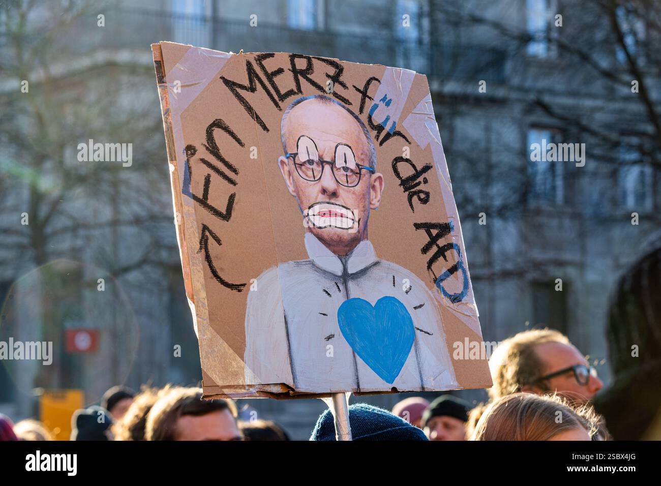 Demonstration gegen die CDU Wahlkampf Tour mit Friedrich Merz in Bonn ...