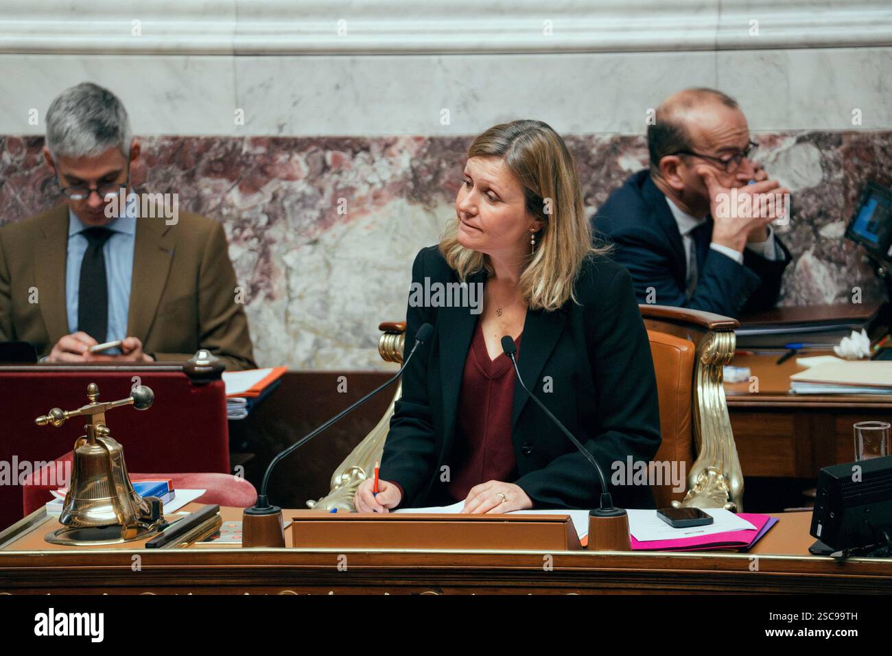 Yael Braun-Pivet hat eine Abstimmung über einen Misstrauensantrag gegen das 49,3 von Frankreichs ...