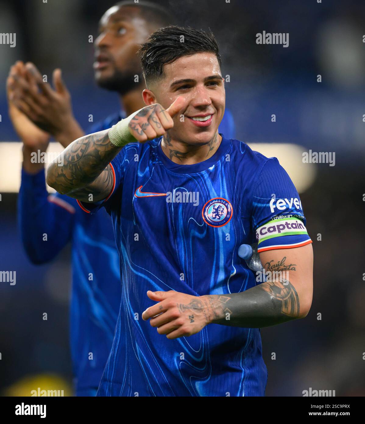 Enzo fernandez 2025 -Fotos und -Bildmaterial in hoher Auflösung – Alamy