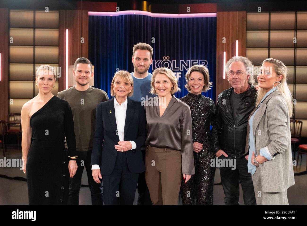 Von links: Anneke Kim SARNAU, Schauspielerin, Luis TEICHMANN ...