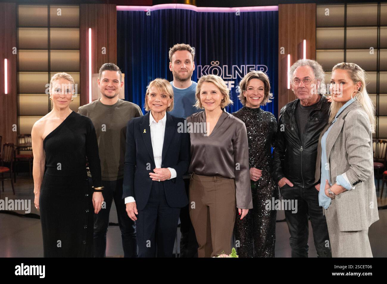 Von links: Anneke Kim SARNAU, Schauspielerin, Luis TEICHMANN ...