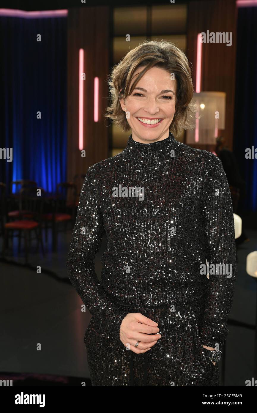 Moderatorin Anna Planken als Moderatorin in der WDR Talkshow Kölner ...