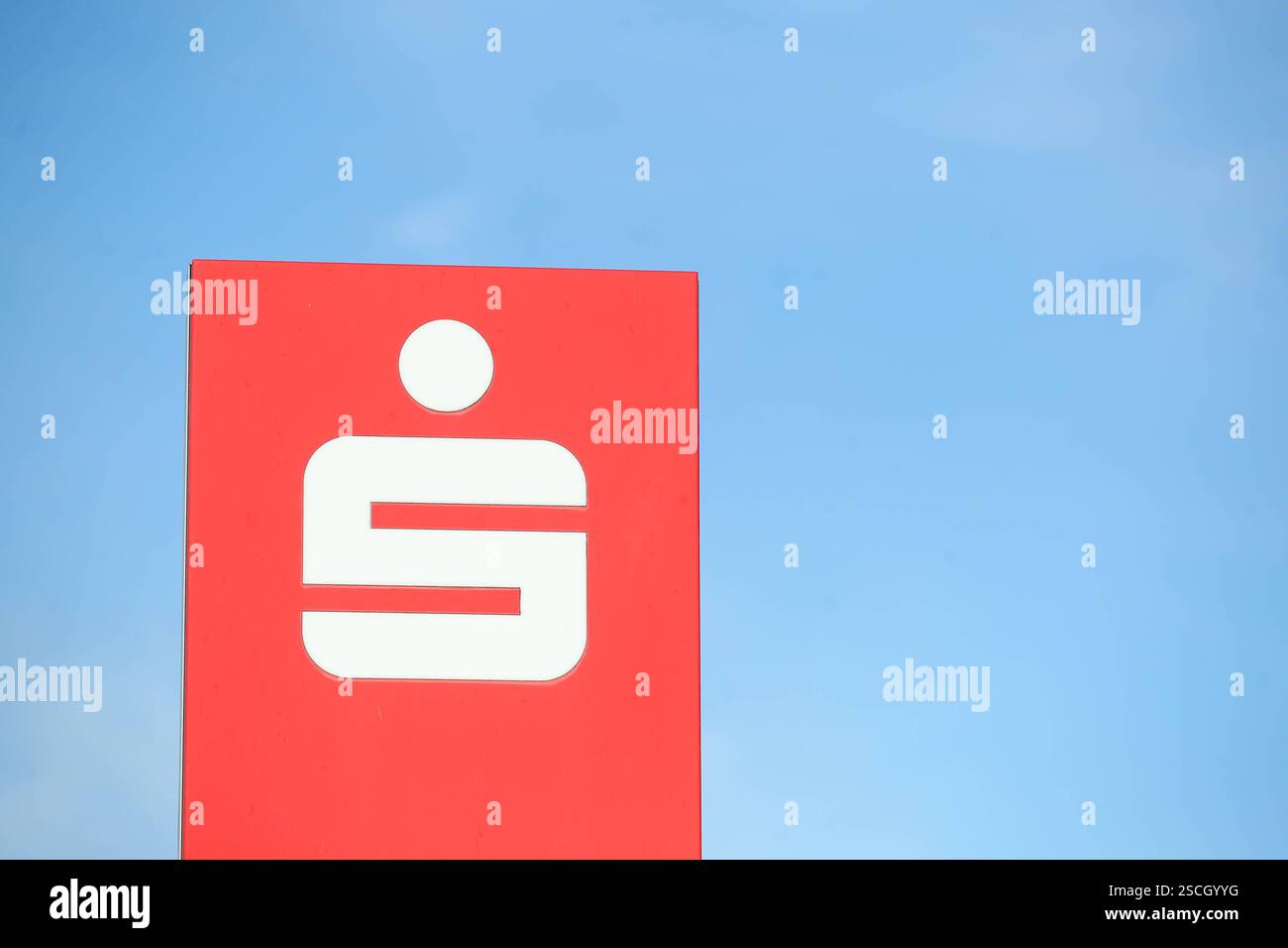 02.02.2025, xtgx, Symbolfotos Banken. Logo der Sparkasse. Symbolfoto ...