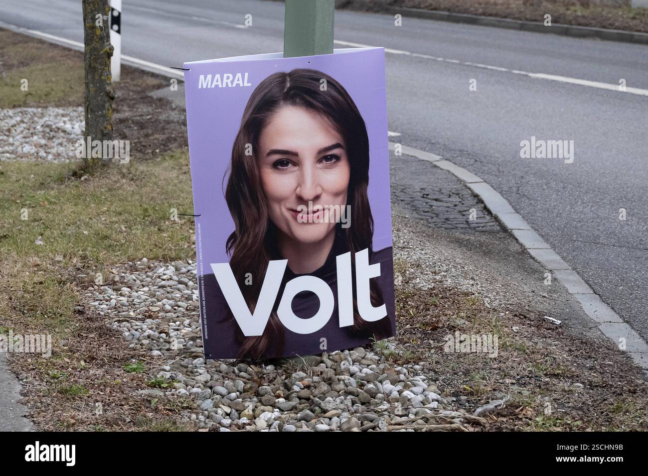 München GER, Themenbild, Wahlplakate zur Bundestagswahl in Deutschland 2025, 07.02.2025. VOLT ...