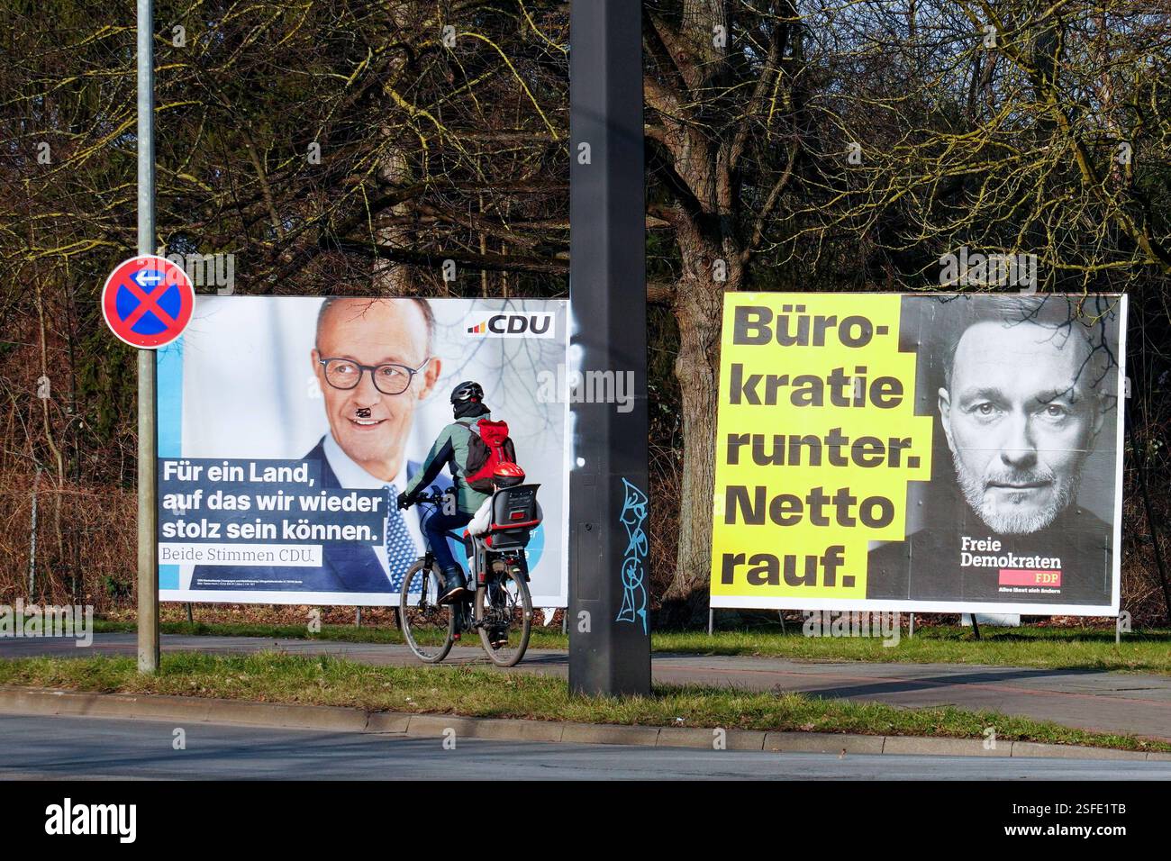 Hannover. 9,2.2025: Wahlplakatte zur Wahl zum 21. Deutscher Bundestag am 23. Februar 2025 ...