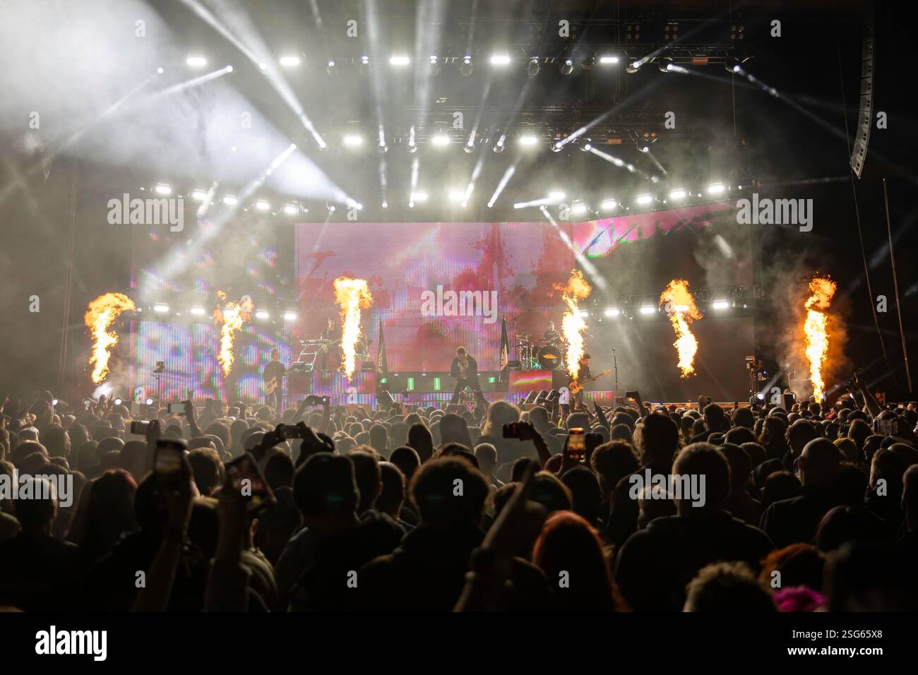 Tobin esperance live 2025 -Fotos und -Bildmaterial in hoher Auflösung ...