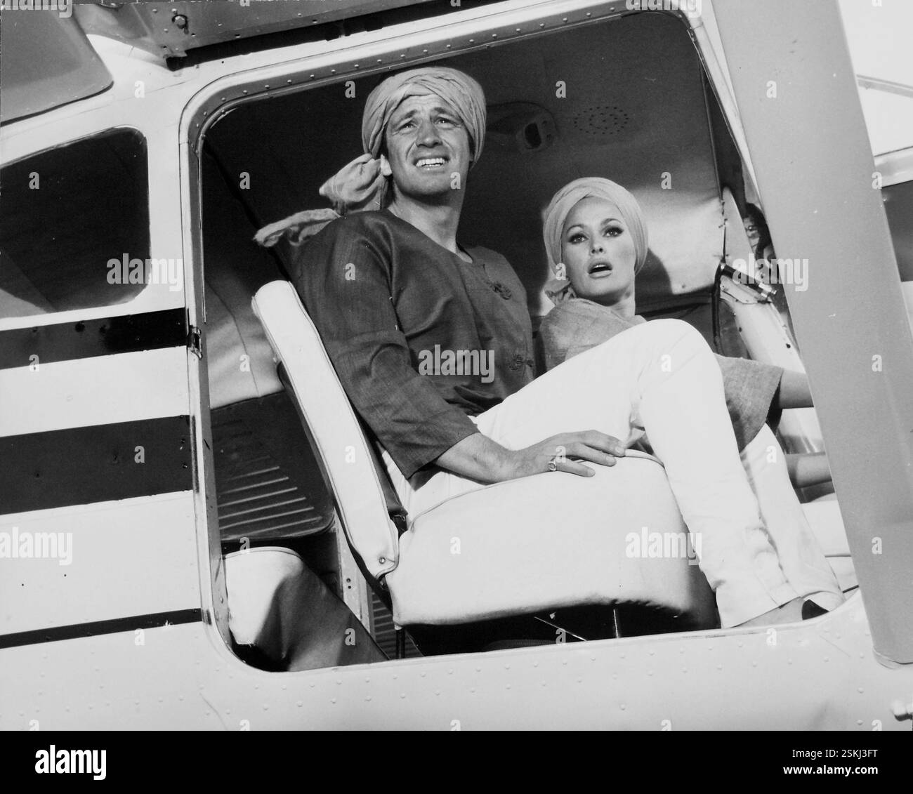 Jean-Paul Belmondo, Ursula Andress in 'Les tribulations D'un Chinois en ...