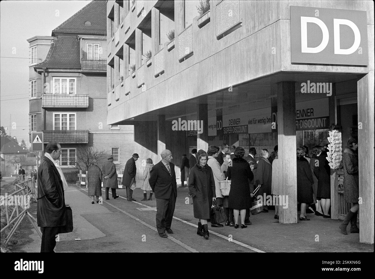 Denner logo -Fotos und -Bildmaterial in hoher Auflösung – Alamy