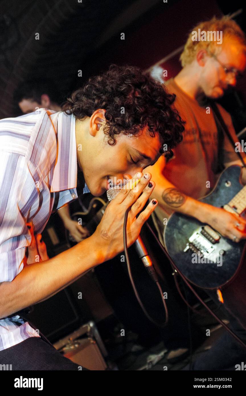 MARTIN GRECH, YOUNG, KONZERT, 2002: Singer-Songwriter Martin Grech ...