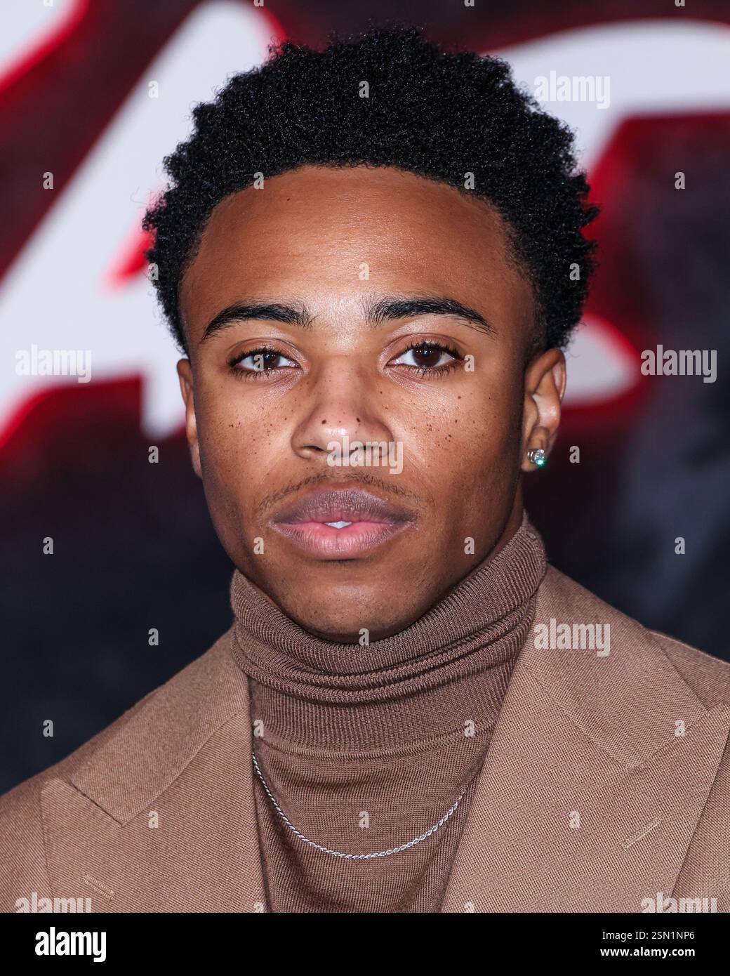 HOLLYWOOD, LOS ANGELES, KALIFORNIEN, USA - 12. FEBRUAR: Dallas Dupree ...