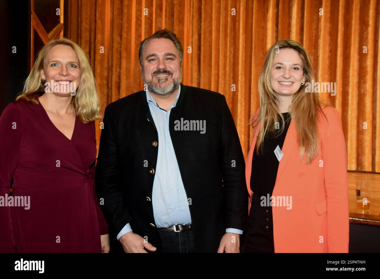 Julika Sandt FDP Bundestagskandidatin Daniel Foest FDP MDB Jennifer ...