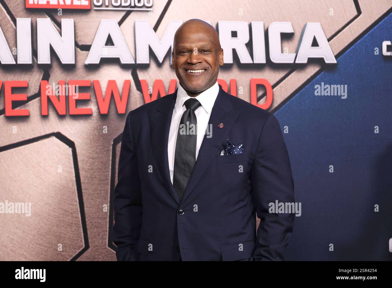 Rob Edwards bei der Weltpremiere des Kinofilms Captain America: Brave ...