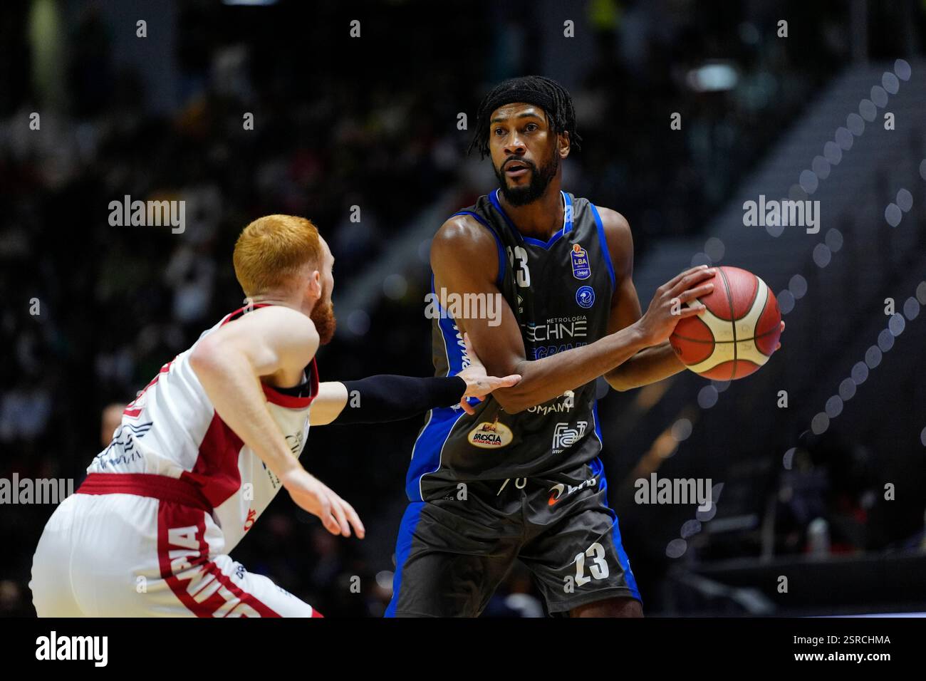 Torino, Italien. Februar 2025. Germani Pallacanestro Brescia Demetre ...