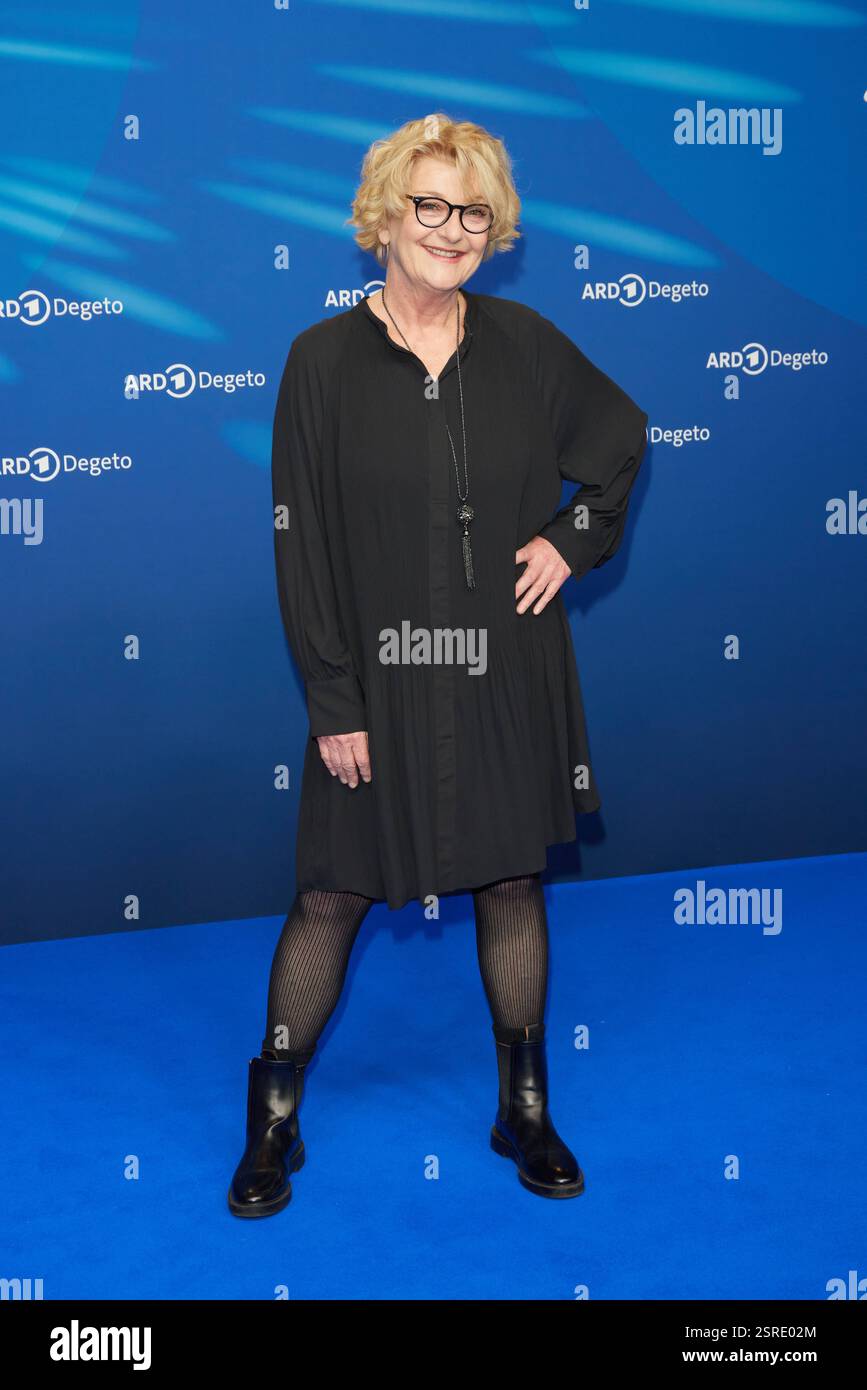 Saskia Vester - Gaesteankunft zum ARD Blue Hour Empfang 2025 im Hotel ...