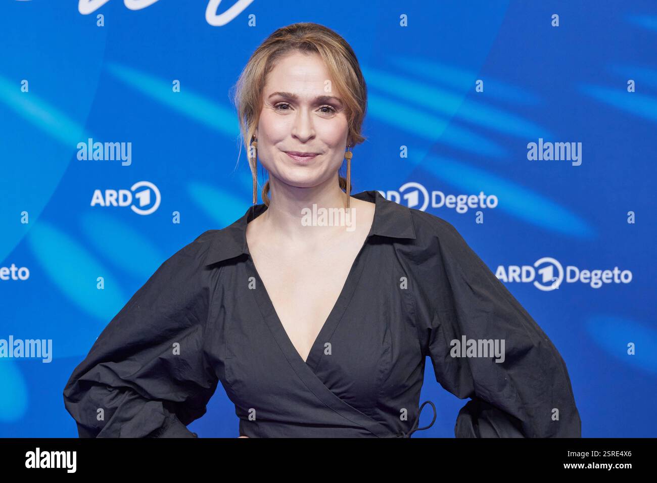 Lea Marlen Woitack - Gaesteankunft zum ARD Blue Hour Empfang 2025 im ...