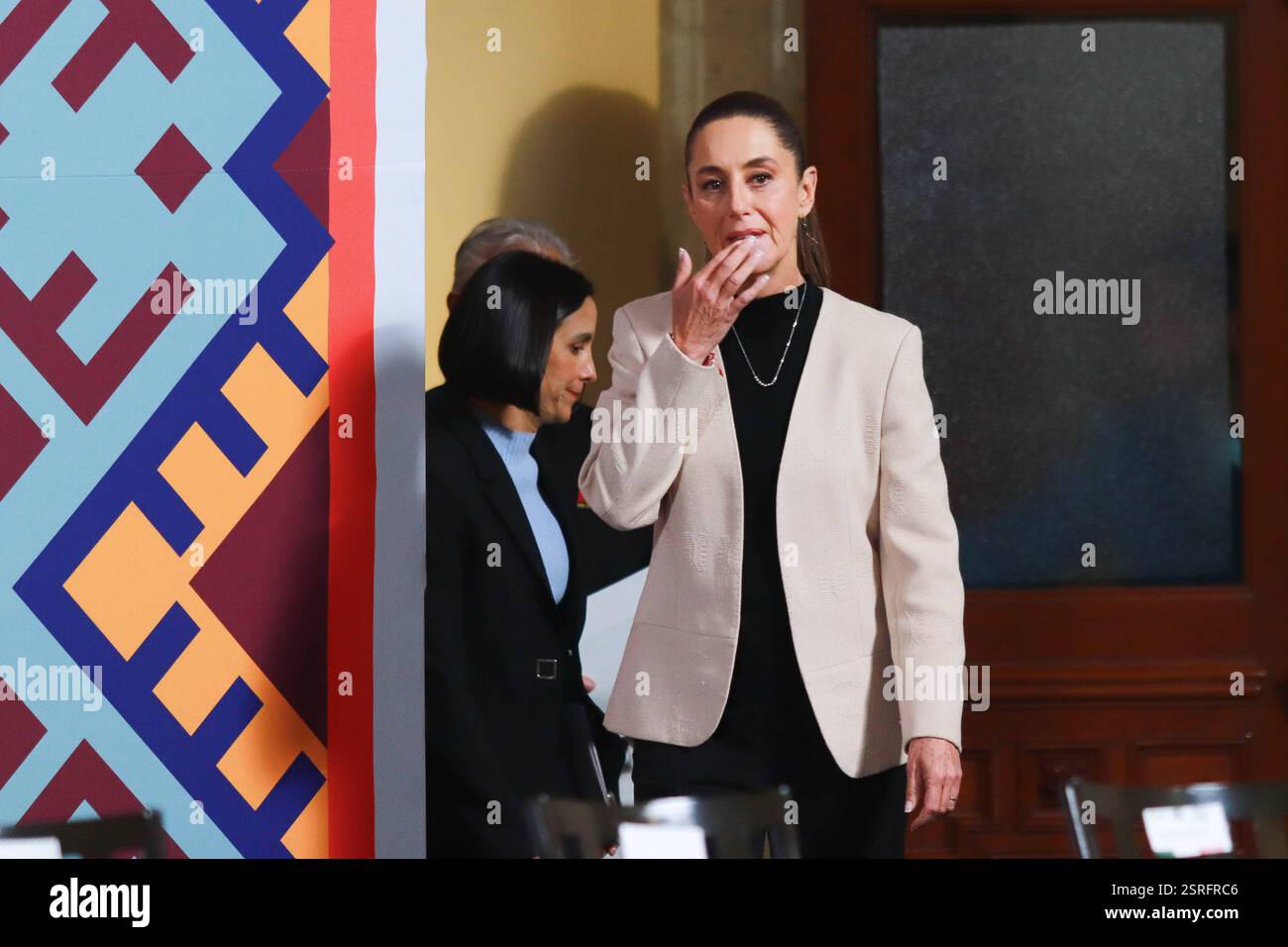 Claudia Sheinbaum Nachrichtenkonferenz Mexikos Präsidentin Claudia ...