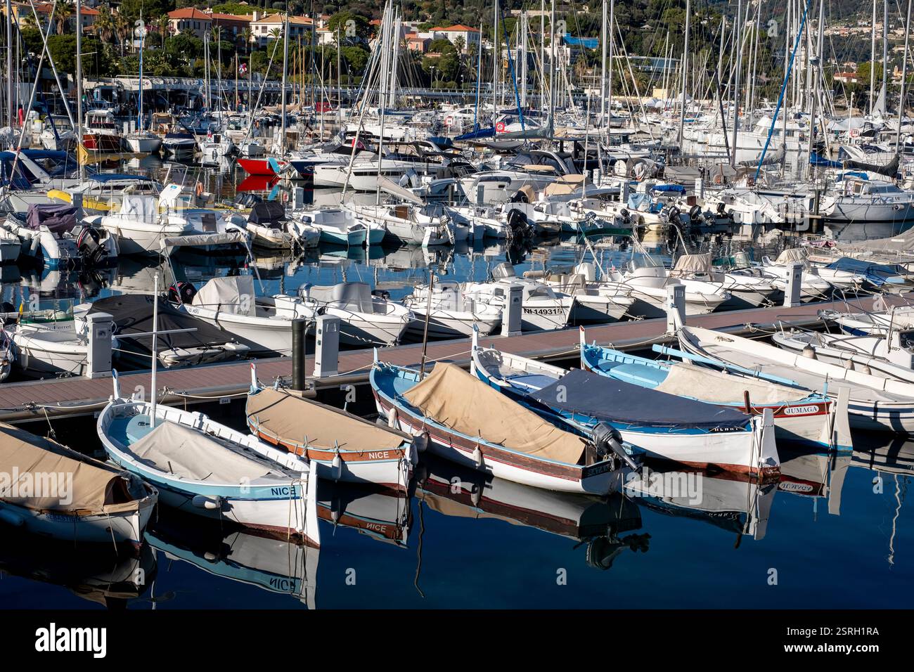 Mediterrane eskapade -Fotos und -Bildmaterial in hoher Auflösung – Alamy