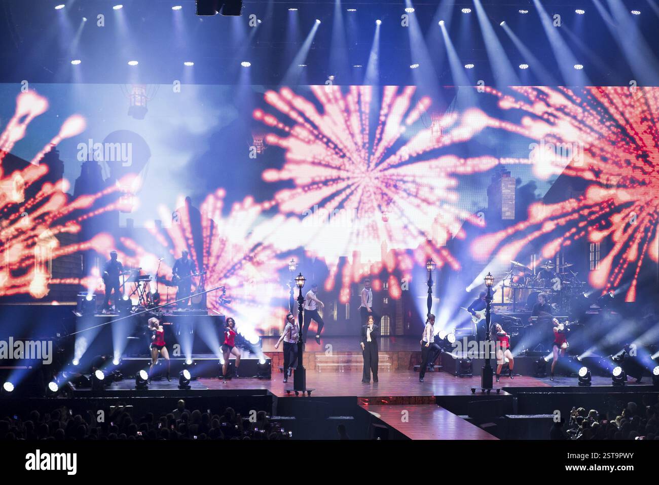 Andrea Berg live bei Party, Hits, Emotions - The Tour 2025 in der ...