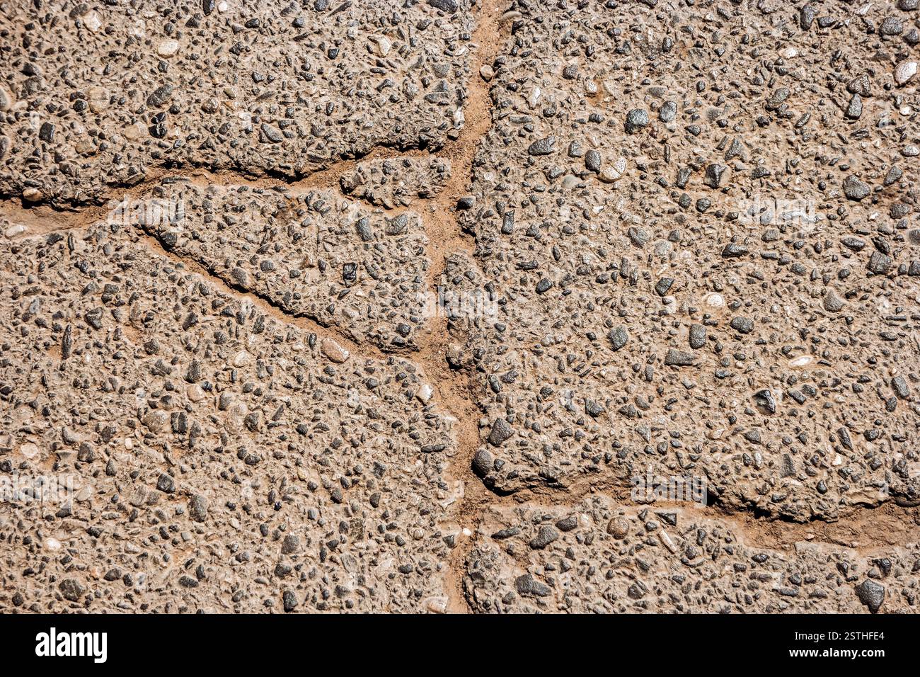 Zerkleinerter alter asphalt -Fotos und -Bildmaterial in hoher Auflösung ...