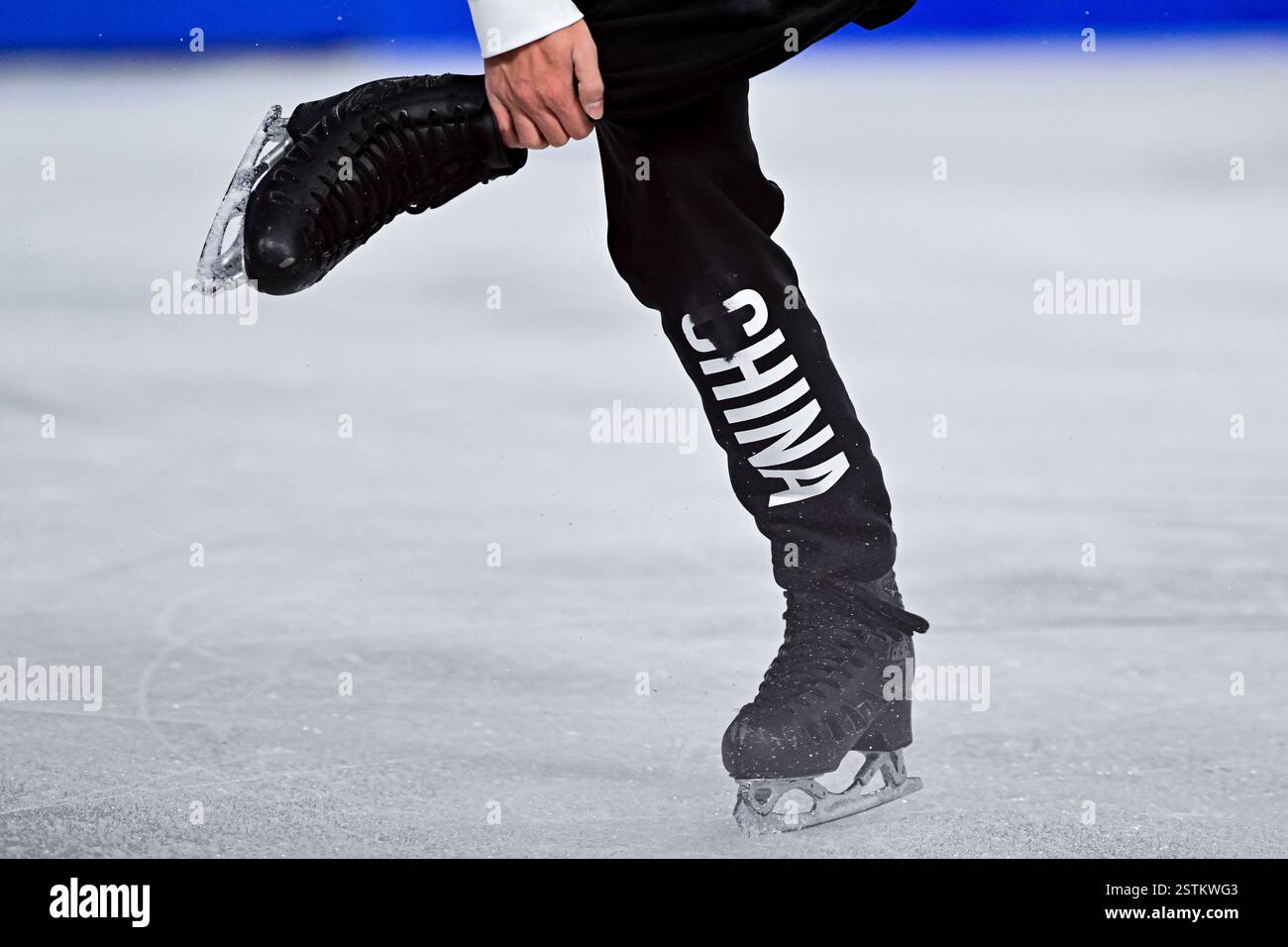 Zhiming PENG (CHN), während des Männer-Trainings, bei der ISU Four ...