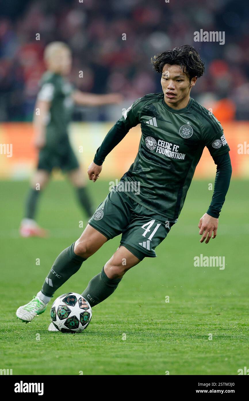 München, Deutschland. Februar 2025. Im Bild: REO Hatate (Celtic Glasgow ...
