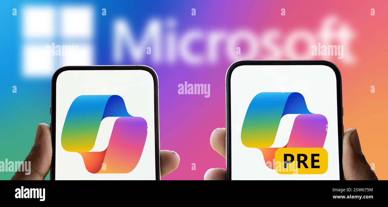 Das microsoft copilot und copilot pre logo wird auf dem smartphone ...