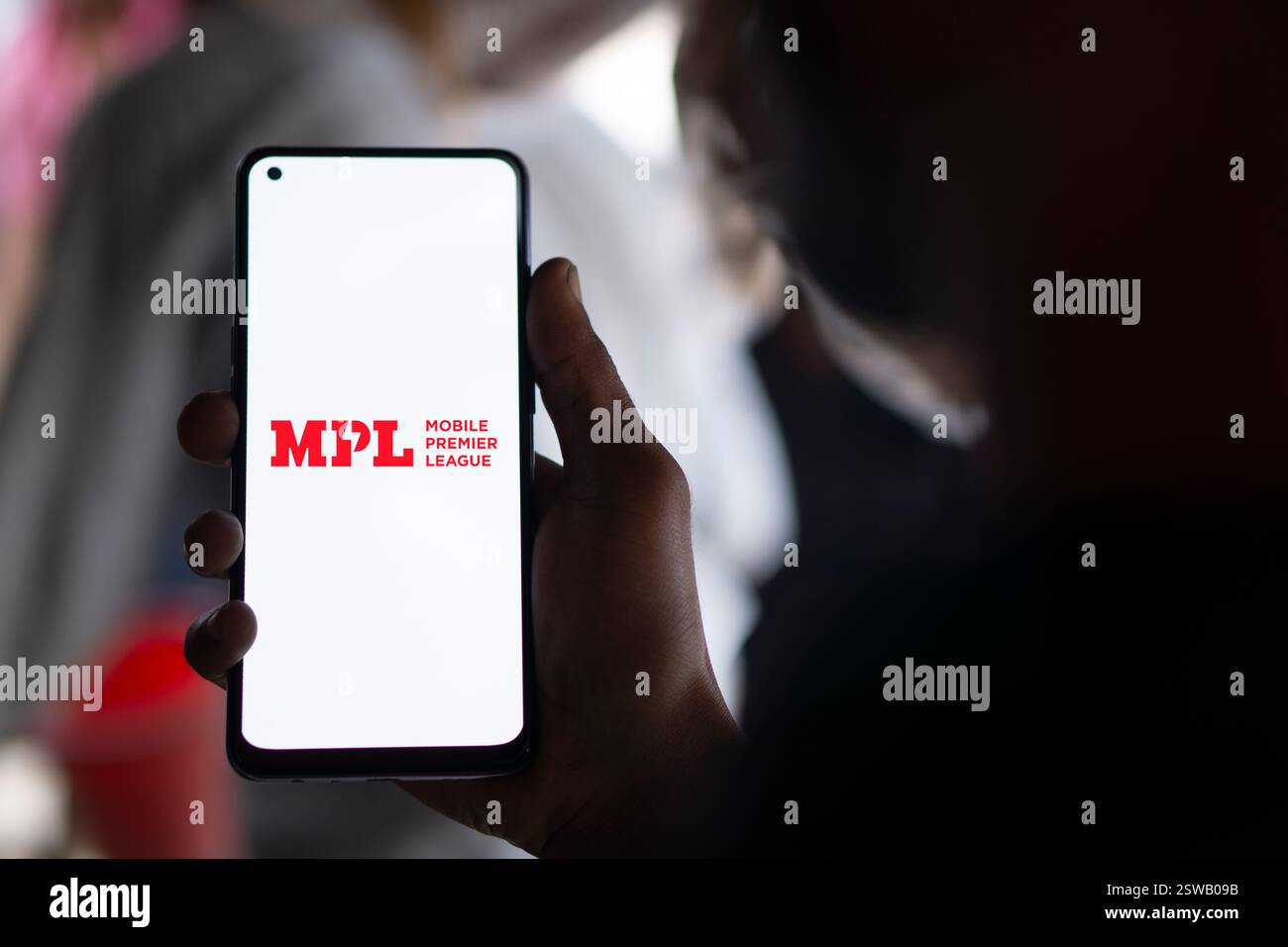 dhaka, bangladesch - 17. November 2024: Das MPL-Logo wird auf dem Smartphone angezeigt. Die ...
