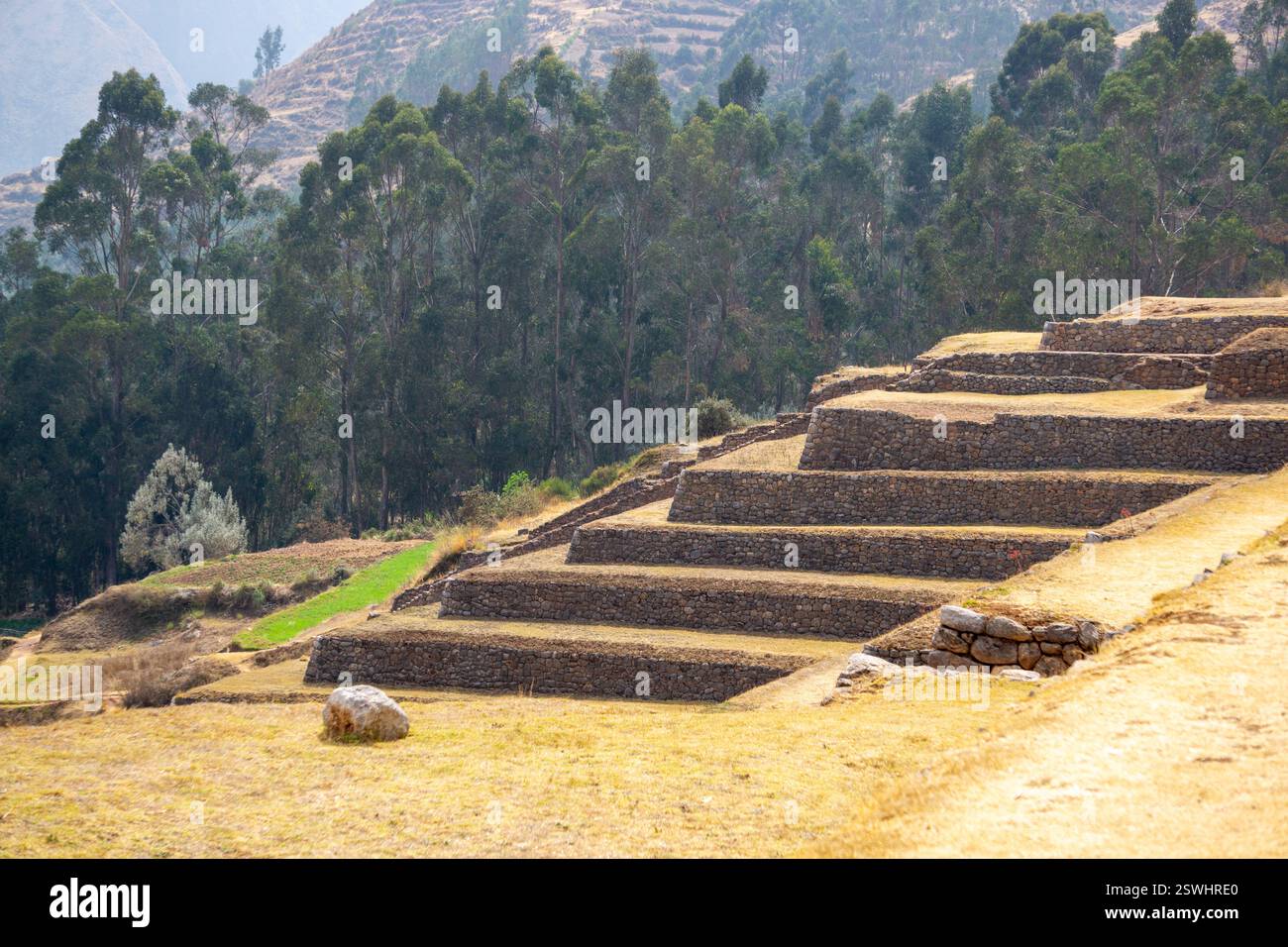 Inka-Terrassen von Chinchero Peru bieten einen Einblick in alte ...