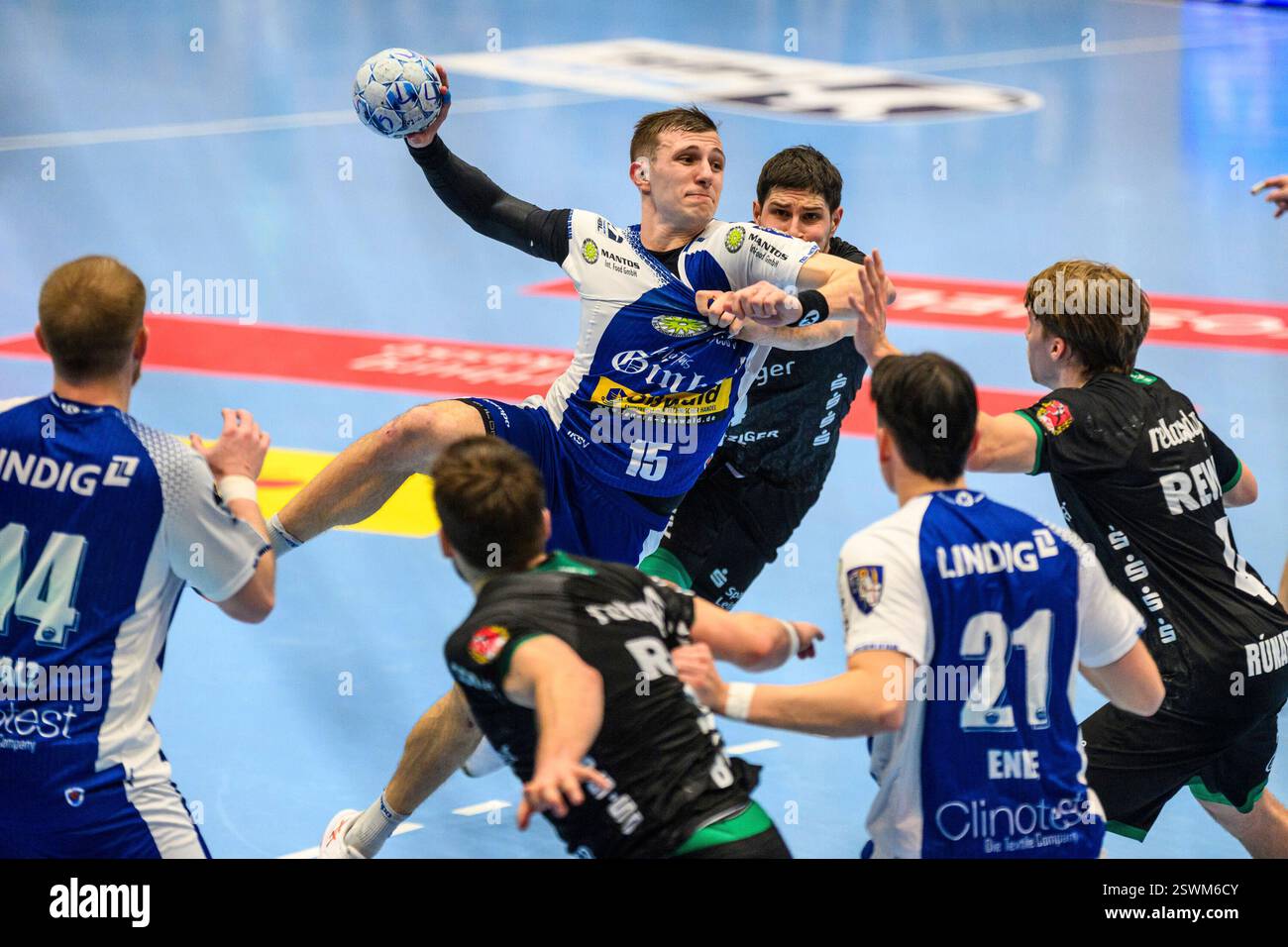 Eisenach, Deutschland. Februar 2025. Simone Mengon (ThSV Eisenach, #15), Mamic Marko (Rueckraum ...