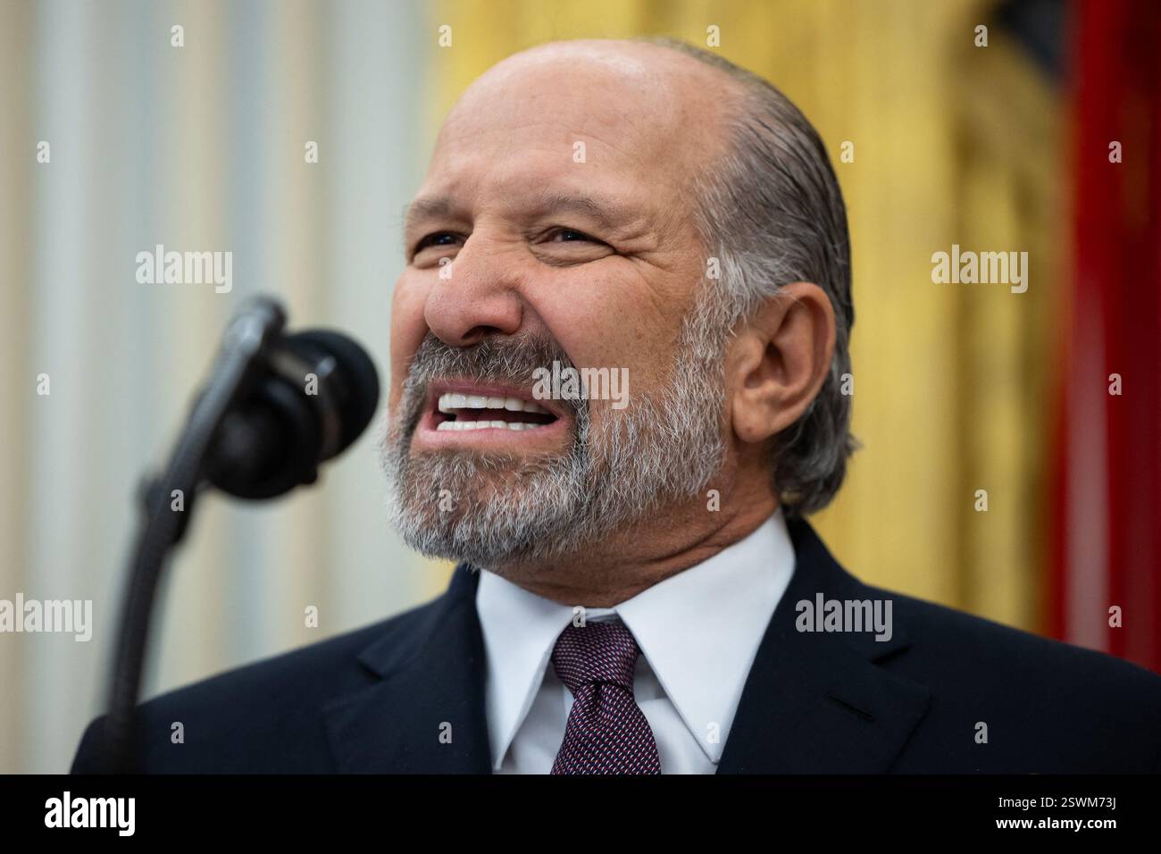 Washington, Usa. Februar 2025. Howard Lutnick hält Reden, nachdem er am ...