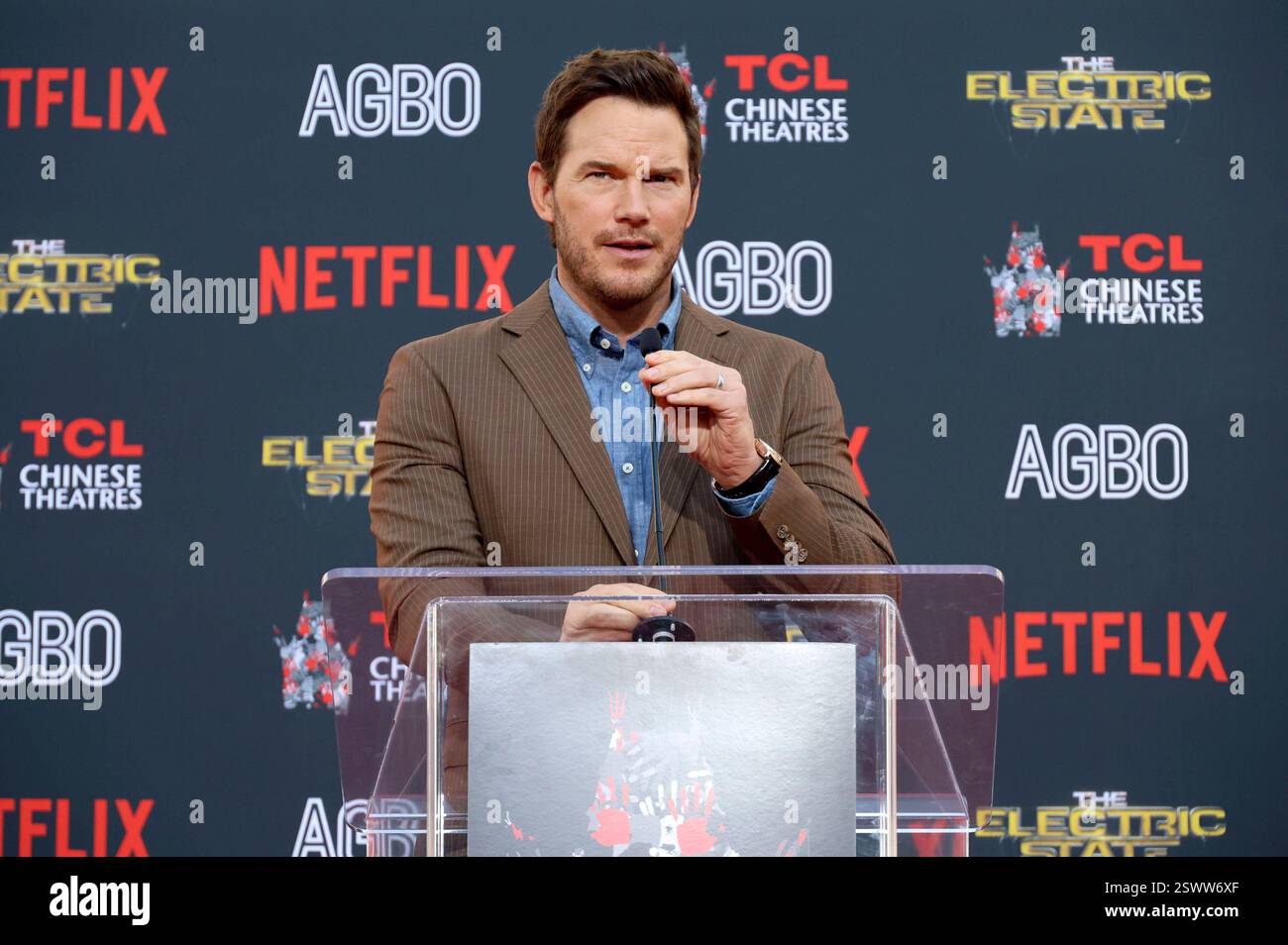 Chris Pratt bei Anthony und Joe Russos Hand- und Fußabdrücke Zeremonie ...