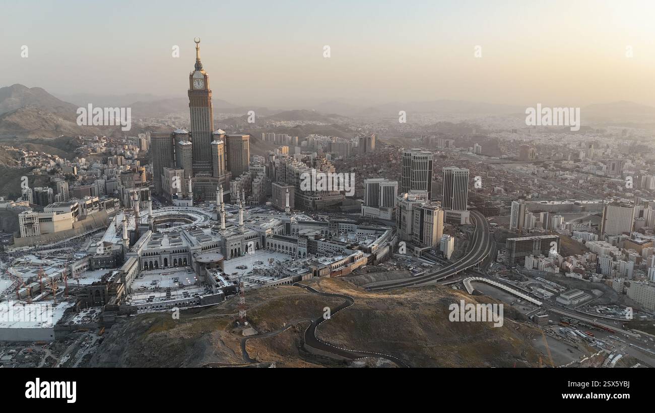 Mekka, Saudi-Arabien Mars 30 2024: Makkah City Straßen Hotels und ...