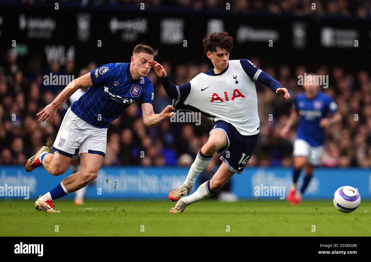 Aktenfoto vom 22.02.2025 von Liam Delap in Ipswich und Archie Gray in ...