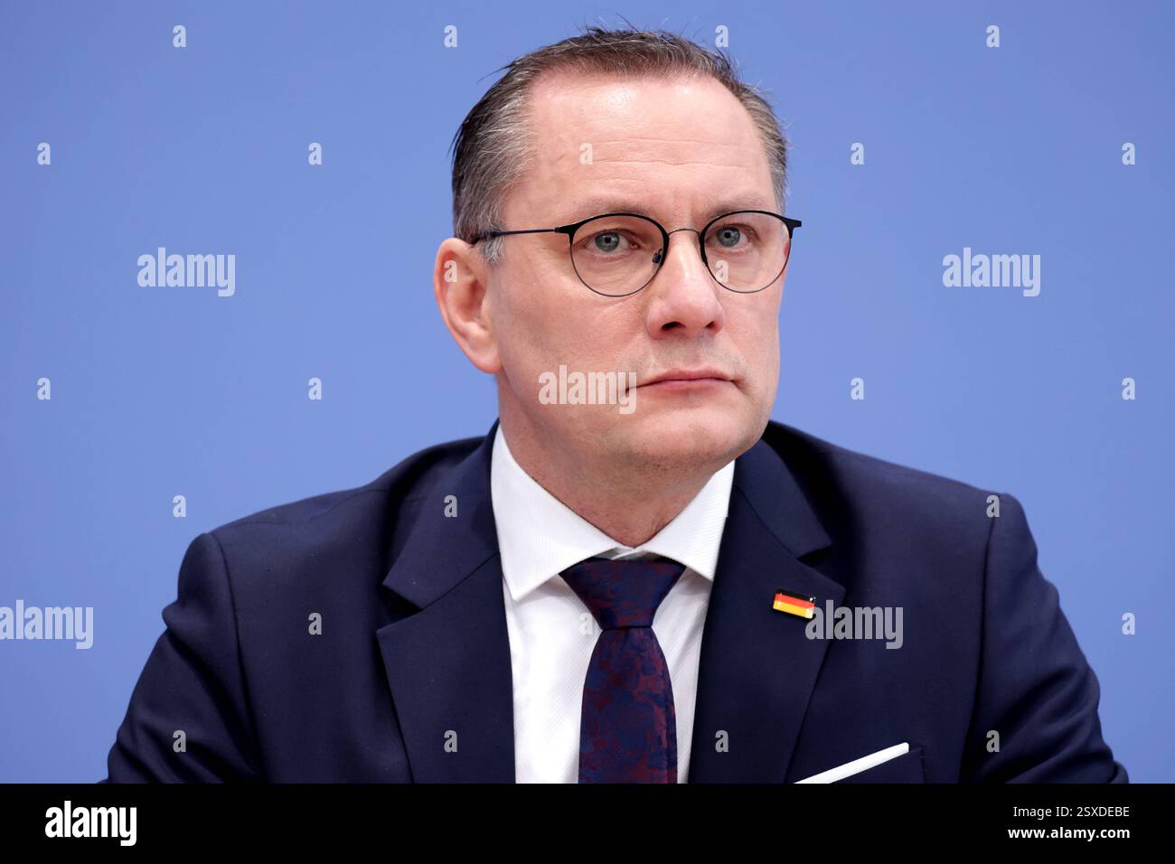 Tino Chrupalla, Ko-Vorsitzender der AfD, PK zu - Ergebnisse der ...