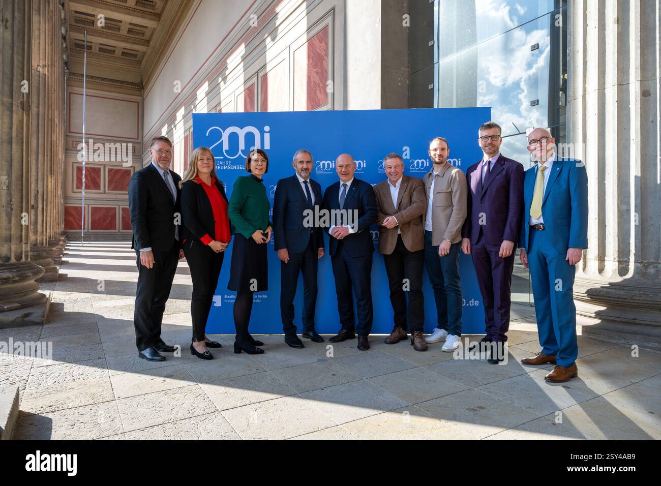 25. Februar 2025, Berlin: Andreas Görgen (l-r), Beauftragte der ...