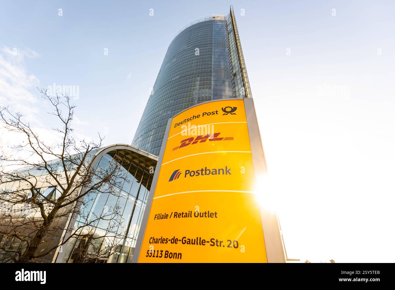 Konzernzentrale der Deutschen Post AG DHL Group in Bonn, Hauptsitz der ...
