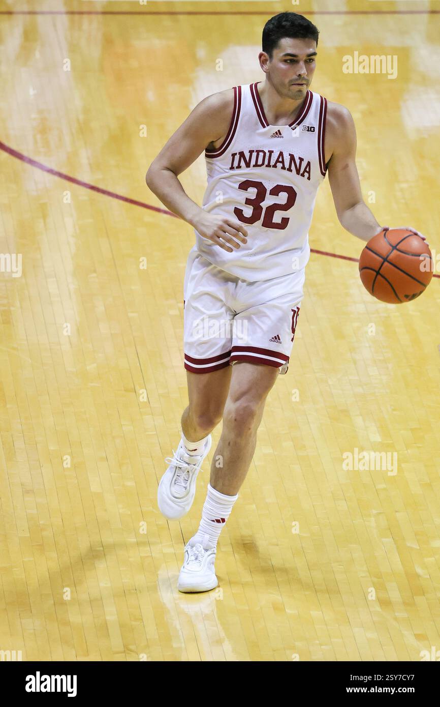 Bloomington, IN, USA. Februar 2025. Der Indiana Hoosiers Guard Trey ...