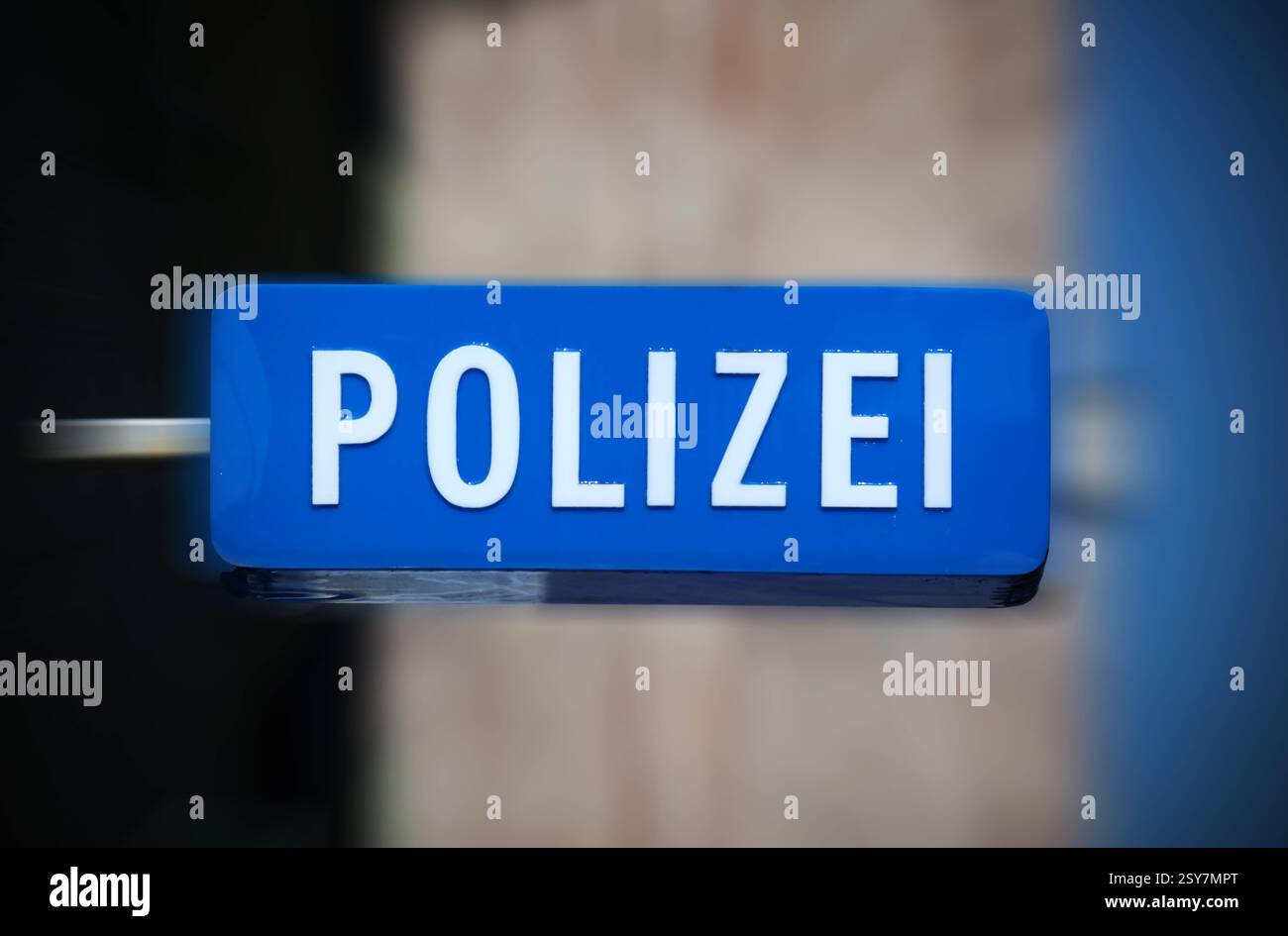 Achtung Bild bearbeiten hier ein Schild Polizei, was an einer ...