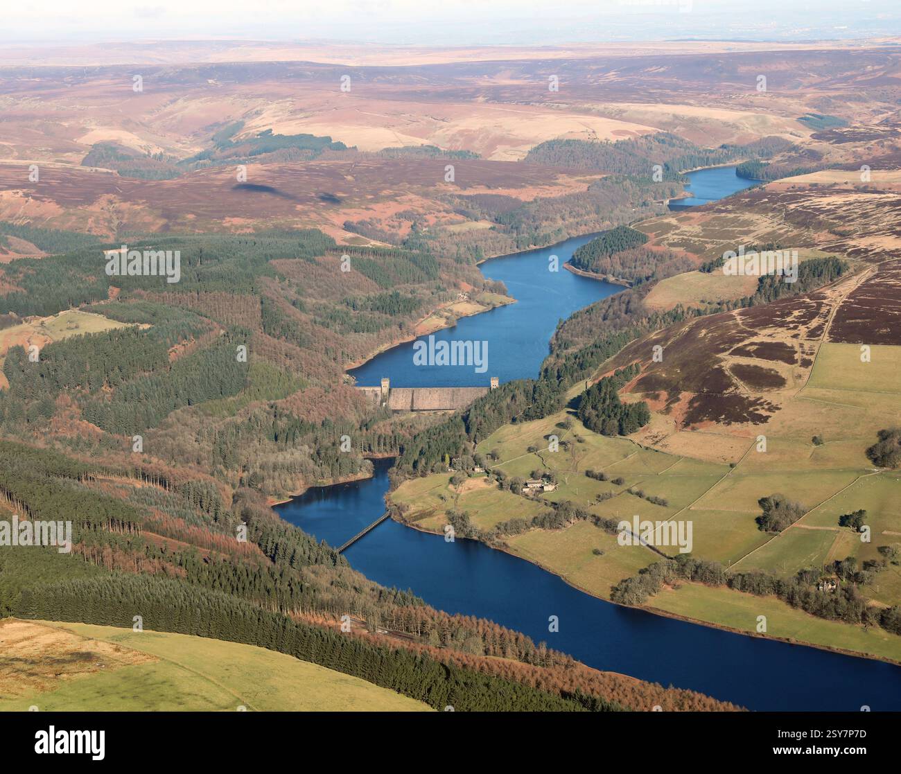 Blick aus der Vogelperspektive auf das Ladybower Reservoir, W of ...
