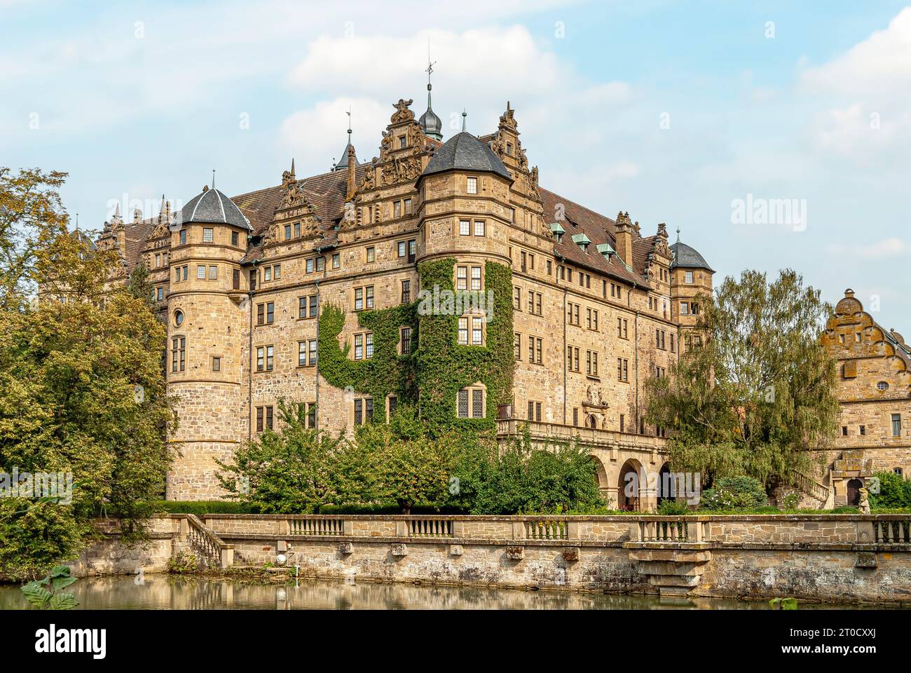 Burg neuenstein -Fotos und -Bildmaterial in hoher Auflösung – Alamy