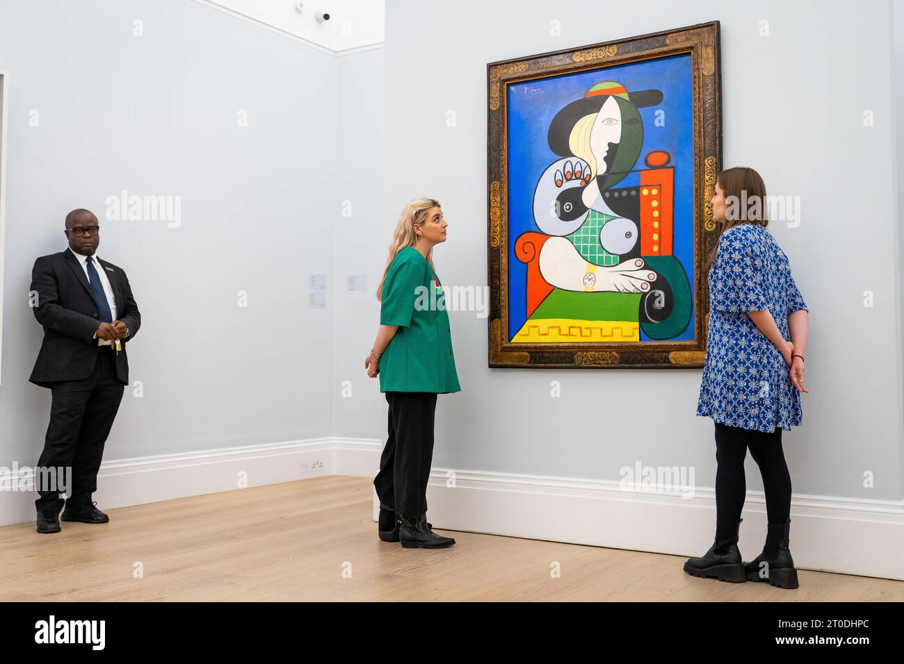 Femme a la montre -Fotos und -Bildmaterial in hoher Auflösung – Alamy